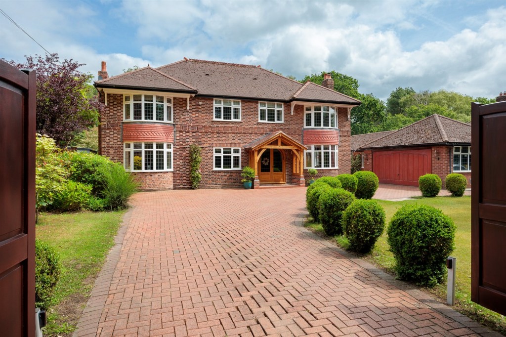 Classic 1930 era detached house in large garden in Dalefords Lane ...