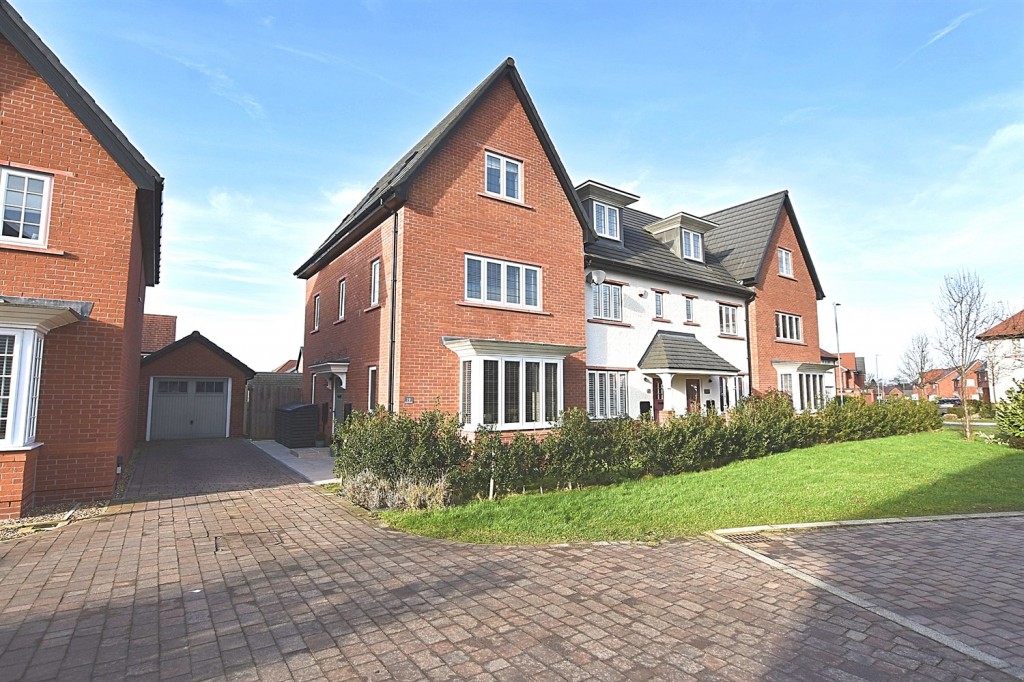 Bluebell Road, Holmes Chapel, 4 bedroom, Semi Detached